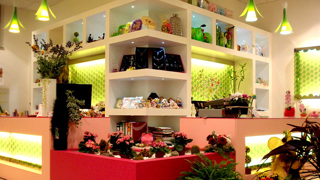 Arredamento per negozio di pianti e fiori su misura - Ruggeri